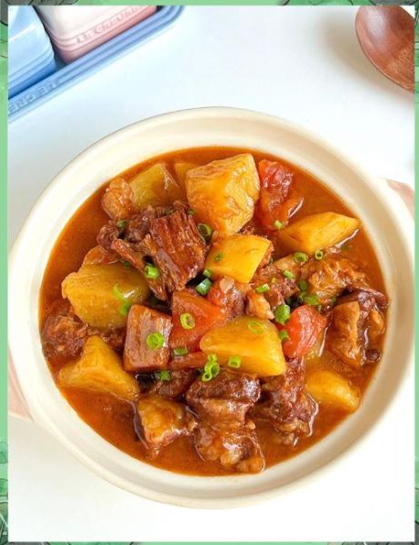 番茄土豆炖牛肉怎么做_番茄土豆炖牛肉的家常做法-第1张图片-山城妙识