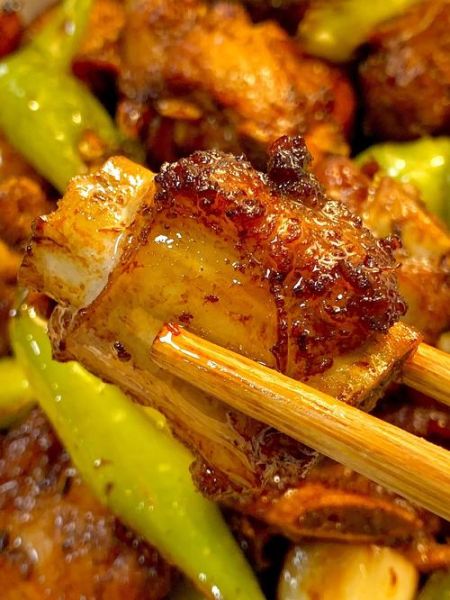 辣椒炒排骨怎么做_辣椒炒排骨的家常做法-第3张图片-山城妙识