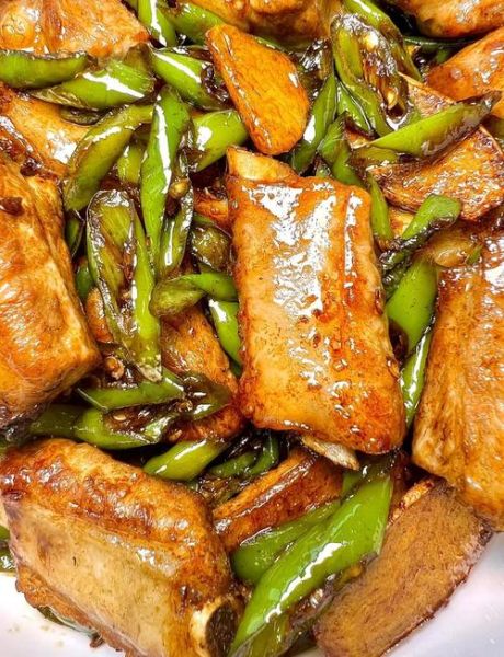 辣椒炒排骨怎么做_辣椒炒排骨的家常做法-第1张图片-山城妙识