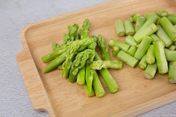 芦笋怎么炒好吃_芦笋焯水几分钟才脆-第2张图片-山城妙识