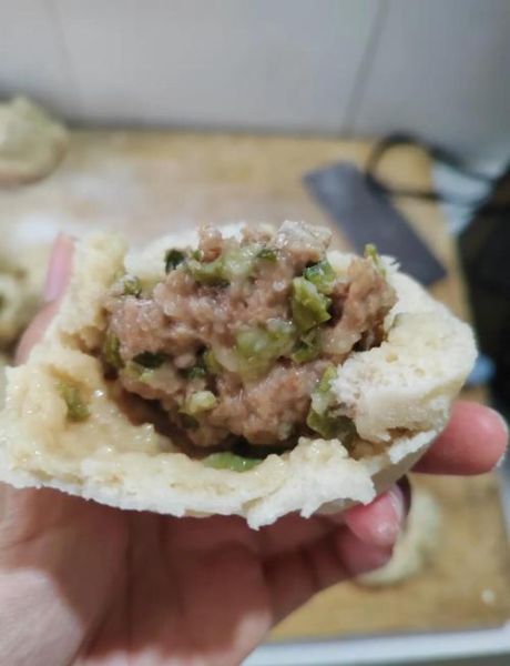 茄子馅包子怎么做_茄子包子馅怎么调不黑-第1张图片-山城妙识