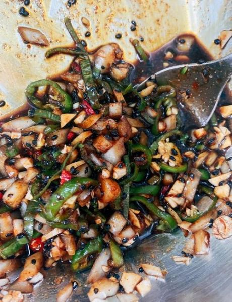 苏子叶怎么腌制_苏子叶泡菜做法-第1张图片-山城妙识