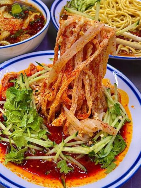 牛筋面怎么做好吃_牛筋面做法家常版-第1张图片-山城妙识