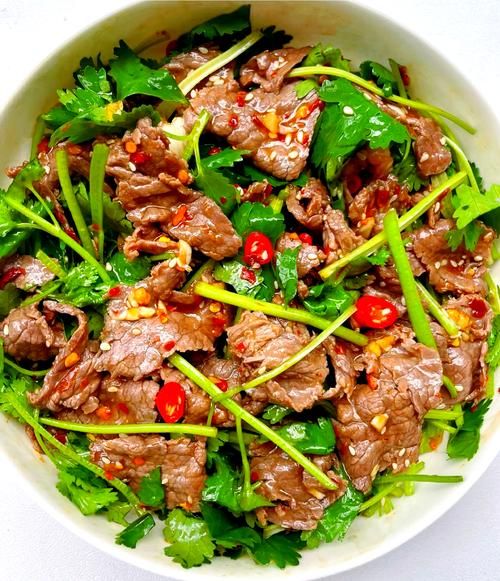 香菜炒牛肉怎么做_牛肉炒多久才嫩-第1张图片-山城妙识