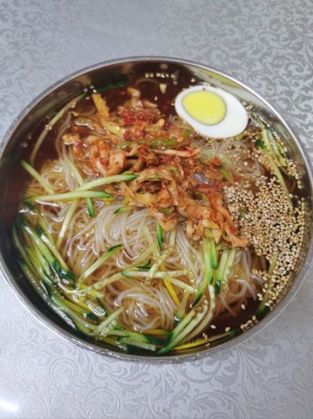 家常冷面怎么做_冷面汤怎么调才好吃-第1张图片-山城妙识