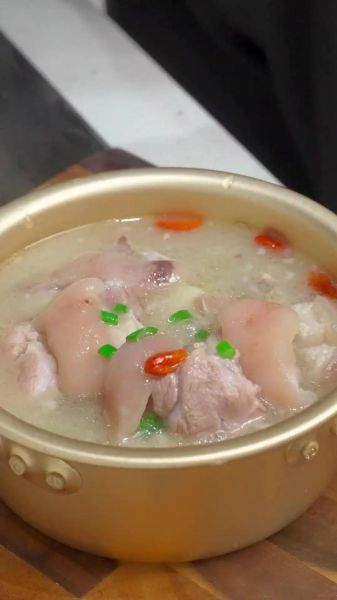 猪蹄汤的做法_猪蹄汤怎么炖才白-第3张图片-山城妙识