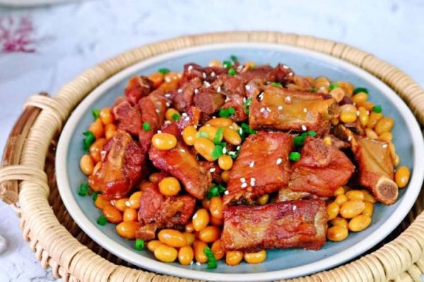 排骨炖黄豆怎么做_黄豆需要提前泡多久-第1张图片-山城妙识
