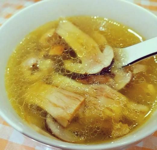 松茸排骨汤怎么做_松茸排骨汤功效与禁忌-第1张图片-山城妙识