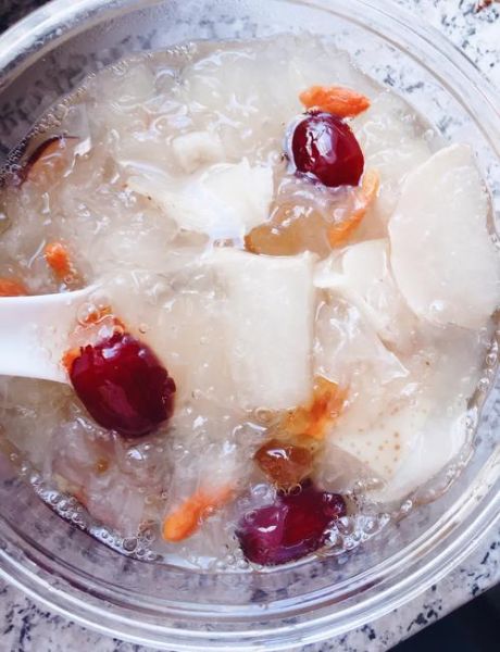 银耳羹怎么做_银耳羹要炖多久-第3张图片-山城妙识