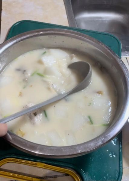 家常鱼汤怎么做_鱼汤怎么炖才白-第3张图片-山城妙识