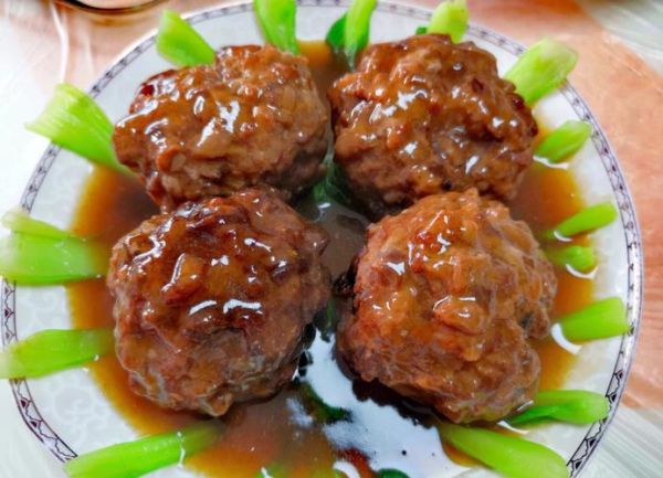 狮子头怎么做好吃_正宗狮子头配料有哪些-第3张图片-山城妙识