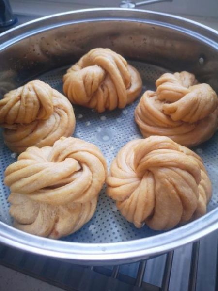 红糖花卷怎么做_红糖花卷蒸多久才松软-第3张图片-山城妙识 红糖花卷怎么做_红糖花卷蒸多久才松软-第3张图片-山城妙识