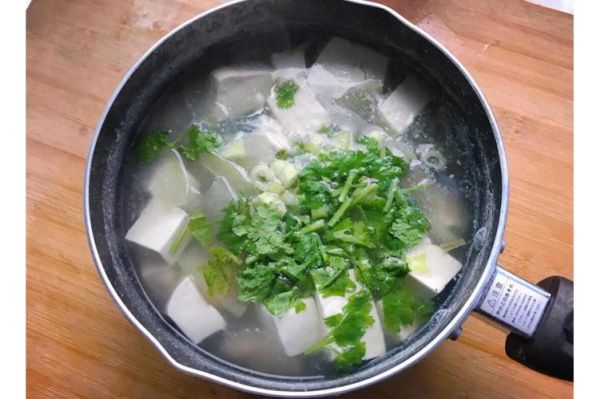 豆腐冬瓜汤怎么做_冬瓜豆腐汤热量高吗-第1张图片-山城妙识