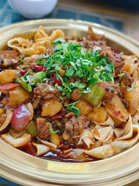 大盘鸡拌面怎么做_家常做法步骤详解-第1张图片-山城妙识