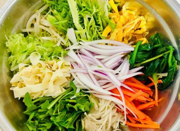 大拌菜怎么做才好吃_大拌菜的家常做法窍门-第1张图片-山城妙识