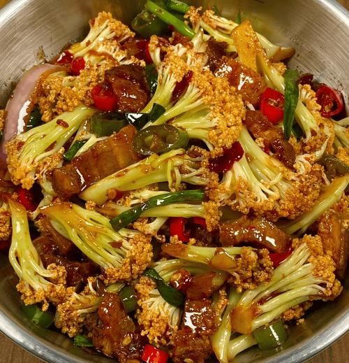 花菜炒肉怎么炒好吃_花菜炒肉的家常做法-第3张图片-山城妙识