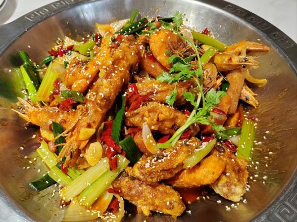 干锅鸡翅虾怎么做_干锅鸡翅虾的家常做法-第2张图片-山城妙识