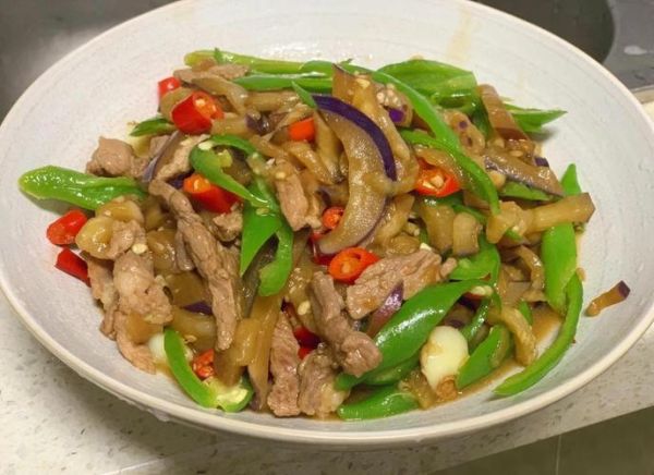 圆茄子炒肉怎么做好吃_圆茄子炒肉的家常做法-第3张图片-山城妙识