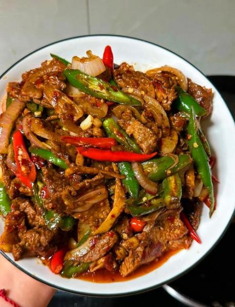 爆炒牛肉怎么炒才嫩_爆炒牛肉用哪个部位最好-第1张图片-山城妙识 爆炒牛肉怎么炒才嫩_爆炒牛肉用哪个部位最好-第1张图片-山城妙识