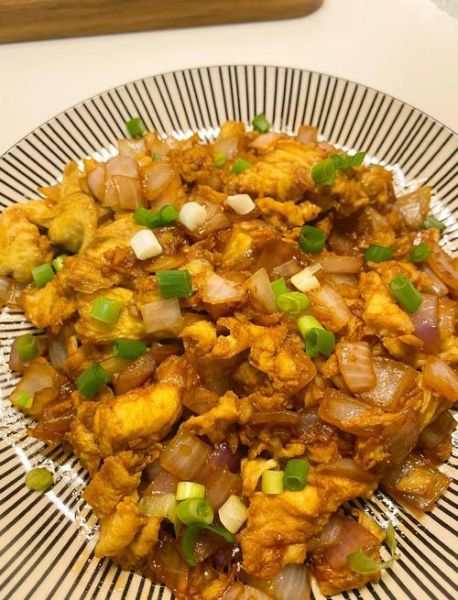 洋葱炒鸡蛋怎么做_洋葱炒鸡蛋家常做法-第1张图片-山城妙识