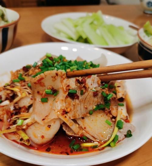 四川凉拌白肉怎么做_正宗川味凉拌白肉做法-第2张图片-山城妙识 四川凉拌白肉怎么做_正宗川味凉拌白肉做法-第2张图片-山城妙识