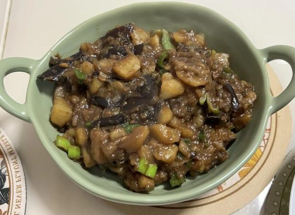 茄子炖土豆怎么做_茄子炖土豆用不用先炸-第1张图片-山城妙识 茄子炖土豆怎么做_茄子炖土豆用不用先炸-第1张图片-山城妙识