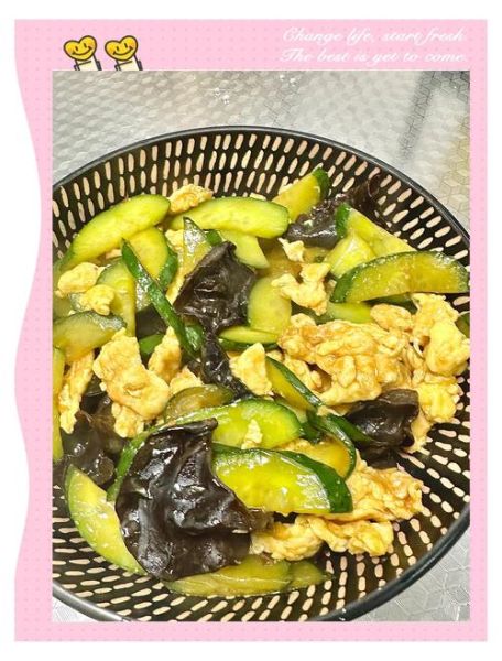黄瓜木耳炒鸡蛋怎么做_黄瓜木耳炒鸡蛋先炒什么-第3张图片-山城妙识