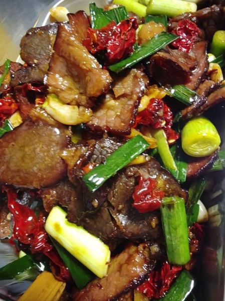 腊牛肉怎么做好吃_腊牛肉的做法最正宗的做法-第1张图片-山城妙识 腊牛肉怎么做好吃_腊牛肉的做法最正宗的做法-第1张图片-山城妙识