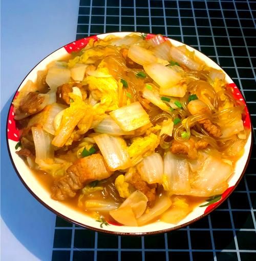 白菜猪肉炖粉条怎么做_白菜猪肉炖粉条的家常做法-第1张图片-山城妙识 白菜猪肉炖粉条怎么做_白菜猪肉炖粉条的家常做法-第1张图片-山城妙识