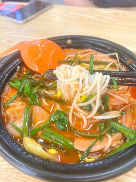 砂锅米线怎么做好吃_砂锅米线配方比例-第1张图片-山城妙识 砂锅米线怎么做好吃_砂锅米线配方比例-第1张图片-山城妙识