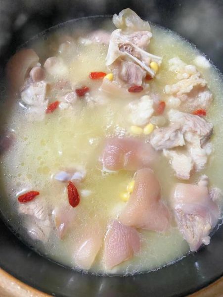 猪脚黄豆汤的做法_猪脚黄豆汤怎么炖才软烂-第1张图片-山城妙识