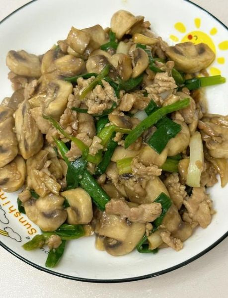 蘑菇炒肉怎么炒才嫩_家常蘑菇炒肉做法-第1张图片-山城妙识 蘑菇炒肉怎么炒才嫩_家常蘑菇炒肉做法-第1张图片-山城妙识