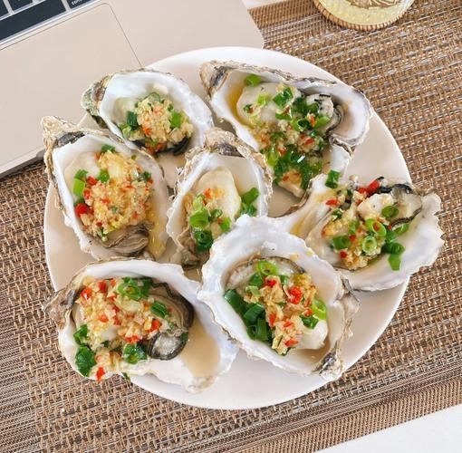 蒜蓉蒸生蚝怎么做_蒸多久才鲜嫩-第2张图片-山城妙识 蒜蓉蒸生蚝怎么做_蒸多久才鲜嫩-第2张图片-山城妙识