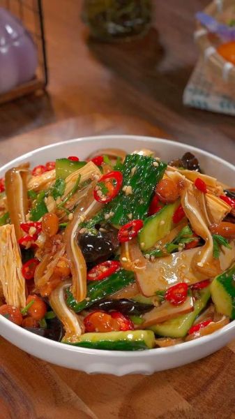 猪耳朵拌黄瓜怎么做_猪耳朵拌黄瓜正宗做法-第2张图片-山城妙识 猪耳朵拌黄瓜怎么做_猪耳朵拌黄瓜正宗做法-第2张图片-山城妙识