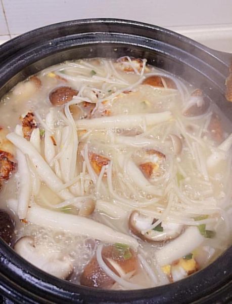 蘑菇浓汤怎么做_蘑菇浓汤用什么蘑菇最好-第2张图片-山城妙识