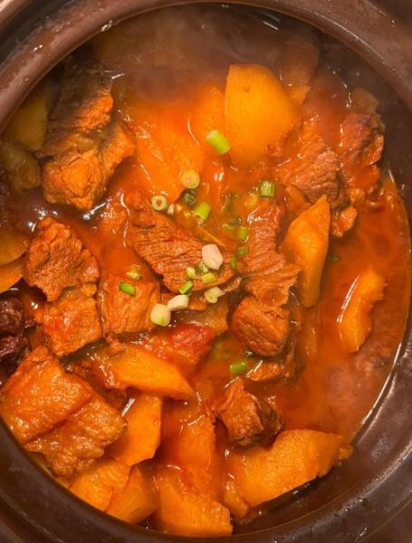 西红柿土豆炖牛腩怎么做_牛腩炖多久才软烂-第1张图片-山城妙识 西红柿土豆炖牛腩怎么做_牛腩炖多久才软烂-第1张图片-山城妙识