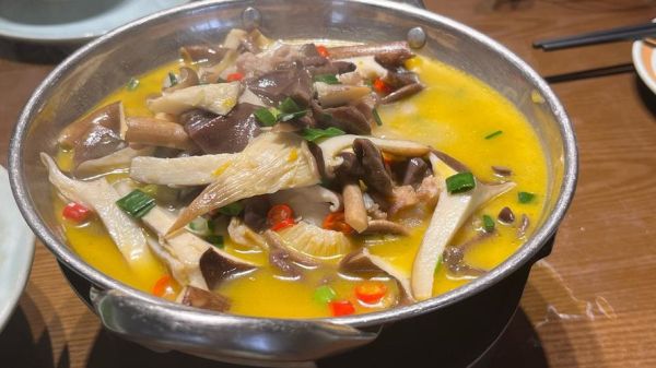 杂菇煲怎么做_杂菇煲用什么蘑菇最好-第1张图片-山城妙识 杂菇煲怎么做_杂菇煲用什么蘑菇最好-第1张图片-山城妙识