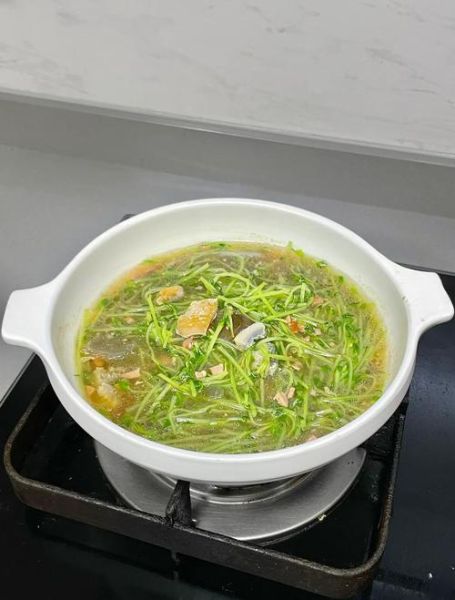 上汤豆苗汤的做法_上汤豆苗汤怎么做好喝-第1张图片-山城妙识 上汤豆苗汤的做法_上汤豆苗汤怎么做好喝-第1张图片-山城妙识