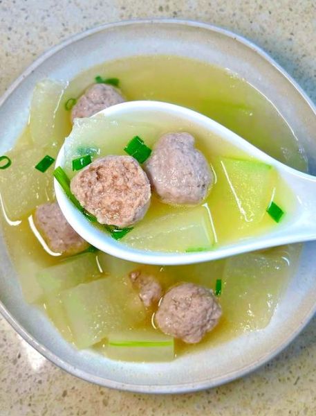 冬瓜烧丸子怎么做_冬瓜丸子汤的家常做法-第2张图片-山城妙识