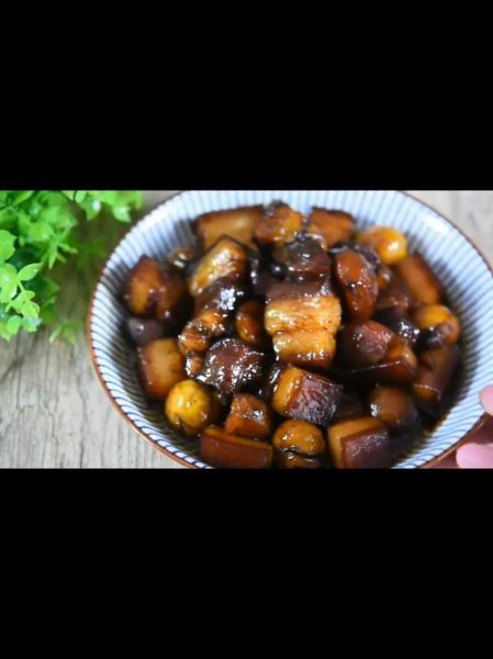 栗子红烧肉怎么做_红烧肉要不要焯水-第2张图片-山城妙识 栗子红烧肉怎么做_红烧肉要不要焯水-第2张图片-山城妙识