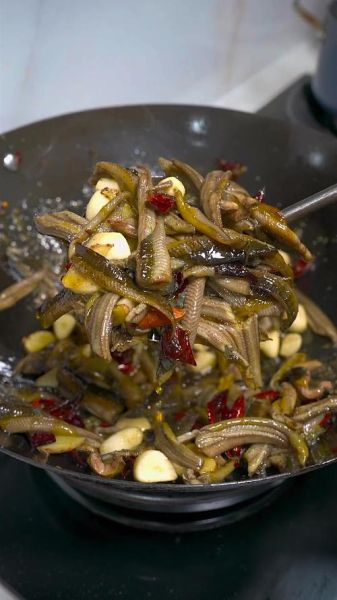 干煸鳝鱼怎么做才正宗_正宗川菜干煸鳝鱼做法-第3张图片-山城妙识 干煸鳝鱼怎么做才正宗_正宗川菜干煸鳝鱼做法-第3张图片-山城妙识