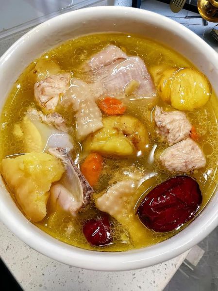 板栗鸡汤的做法大全_如何炖出金黄浓汤-第1张图片-山城妙识 板栗鸡汤的做法大全_如何炖出金黄浓汤-第1张图片-山城妙识