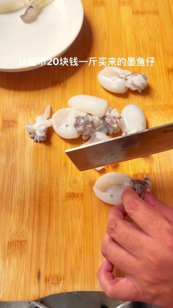 干锅墨鱼仔怎么做_干锅墨鱼仔家常做法-第2张图片-山城妙识