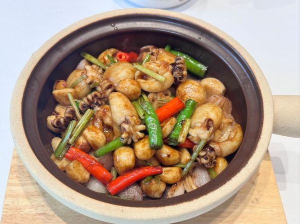 干锅墨鱼仔怎么做_干锅墨鱼仔家常做法-第1张图片-山城妙识