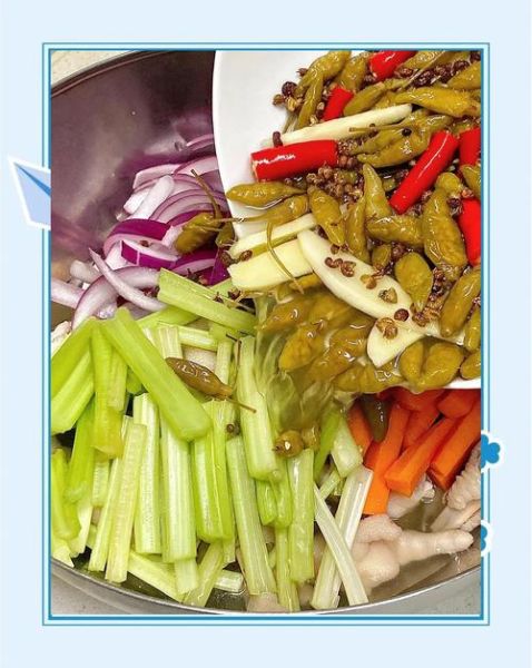 正宗泡椒凤爪怎么做_泡椒凤爪的秘制配方-第3张图片-山城妙识