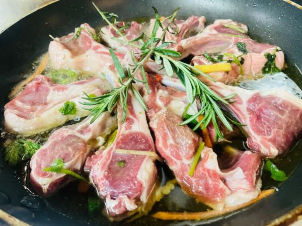 家庭煎羊排怎么选肉_羊排煎多久才嫩-第2张图片-山城妙识 家庭煎羊排怎么选肉_羊排煎多久才嫩-第2张图片-山城妙识