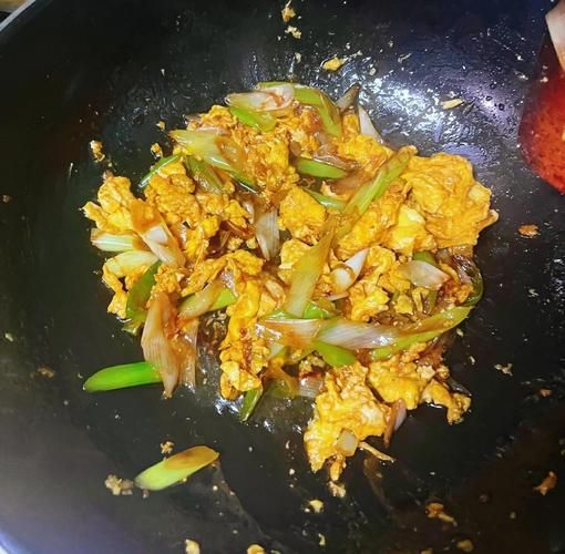 葱炒鸡蛋怎么炒才好吃_鸡蛋嫩滑葱香浓的做法-第1张图片-山城妙识