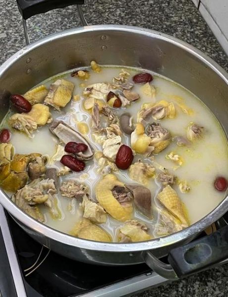 正宗广东猪肚鸡的做法_猪肚鸡怎么做好吃-第1张图片-山城妙识 正宗广东猪肚鸡的做法_猪肚鸡怎么做好吃-第1张图片-山城妙识