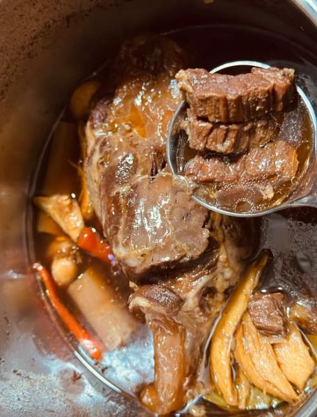 冻牛肉怎么炖好吃又烂_炖牛肉不柴的秘诀-第1张图片-山城妙识