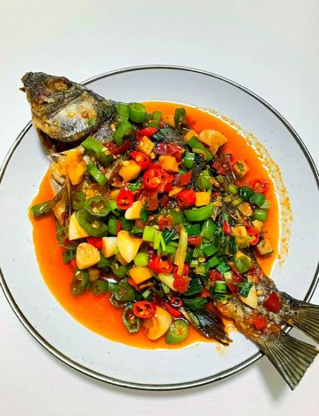 红烧鲫鱼怎么做才好吃_红烧鲫鱼的家常做法-第1张图片-山城妙识 红烧鲫鱼怎么做才好吃_红烧鲫鱼的家常做法-第1张图片-山城妙识